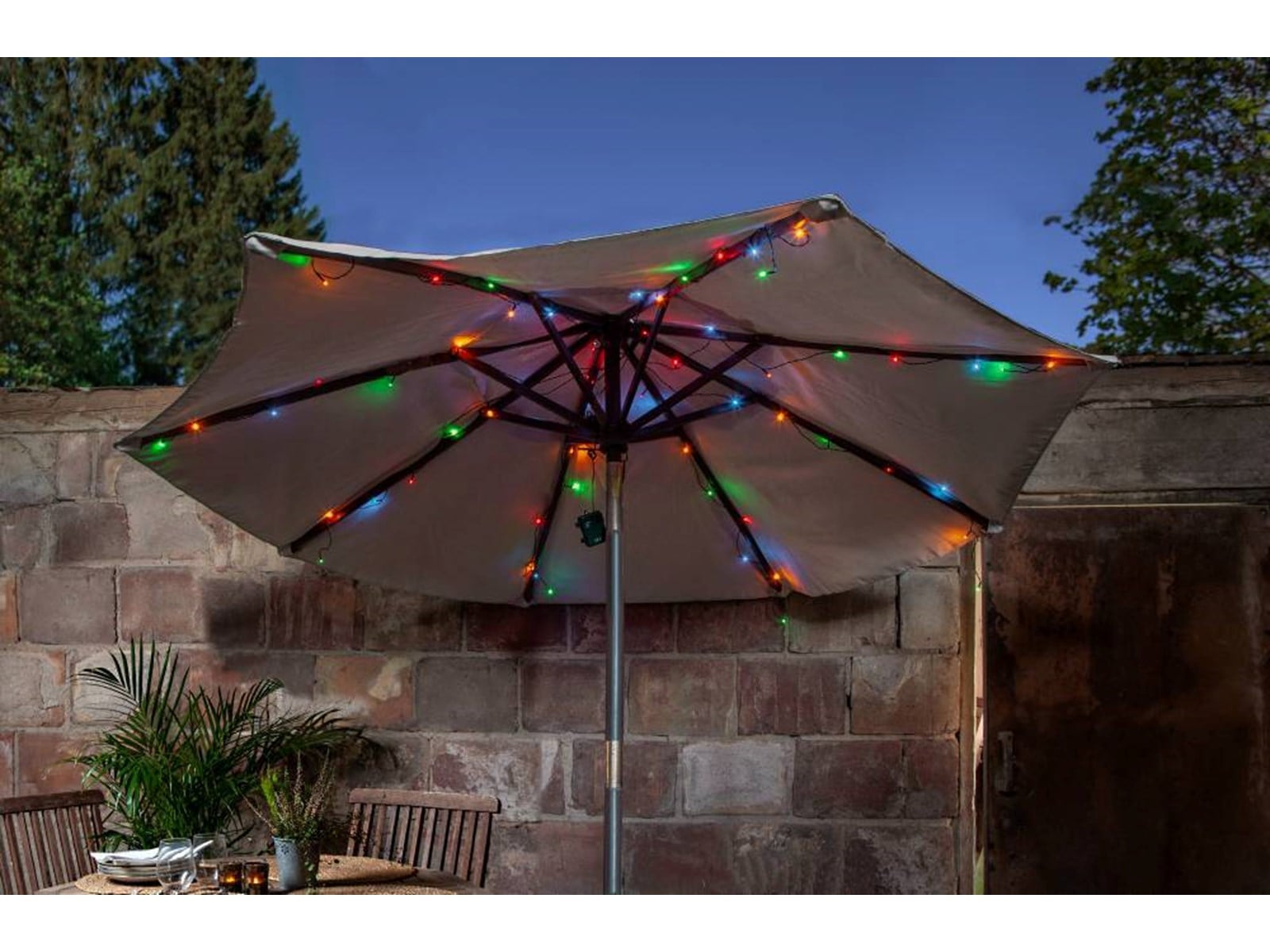 EGLO PARASOL lyskæde, batteri, 64L, RGB, 270 cm, sort | På lager